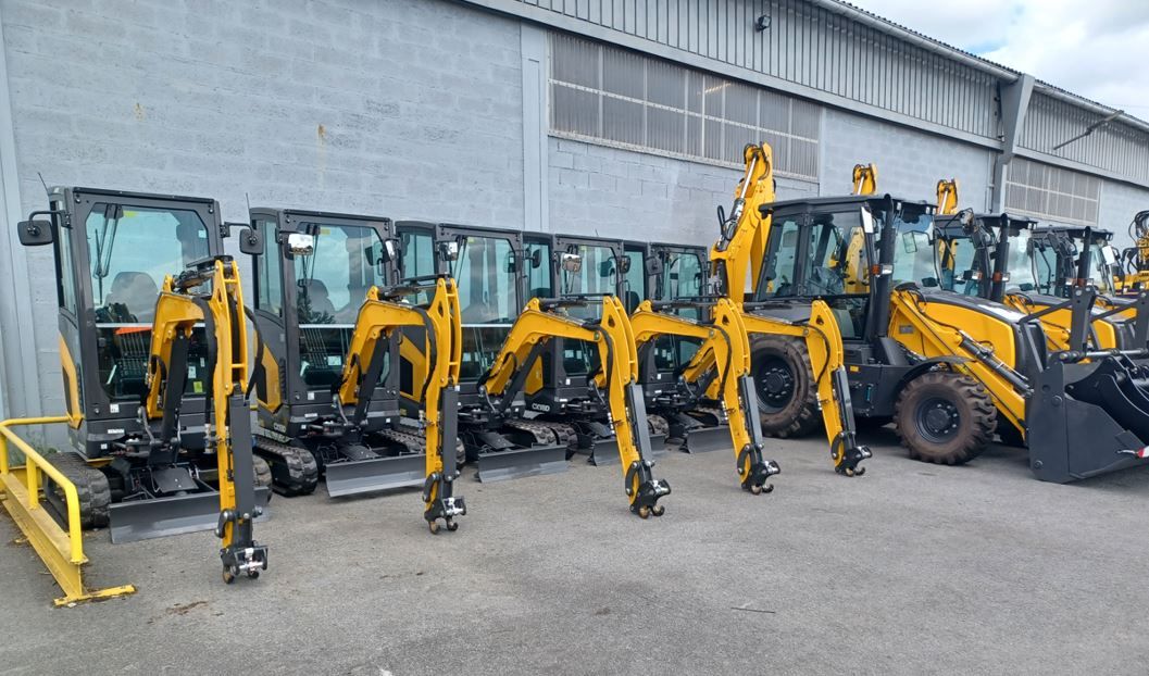 Entre 2022 et 2023, CASE fournit 27 machines 14t et 25t à Kiloutou ...